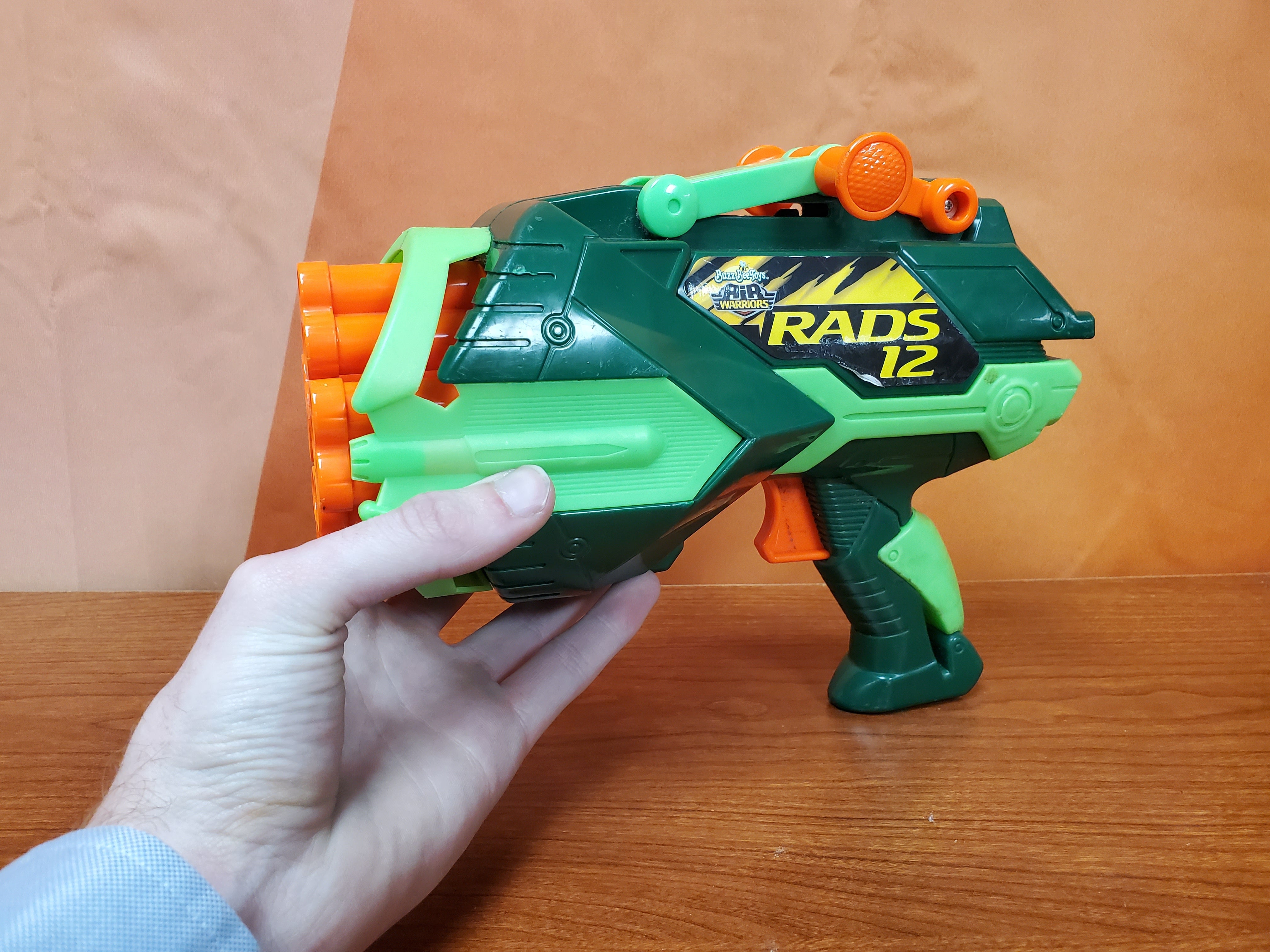 Buzz Bee RADS 12 – Blaster Guy