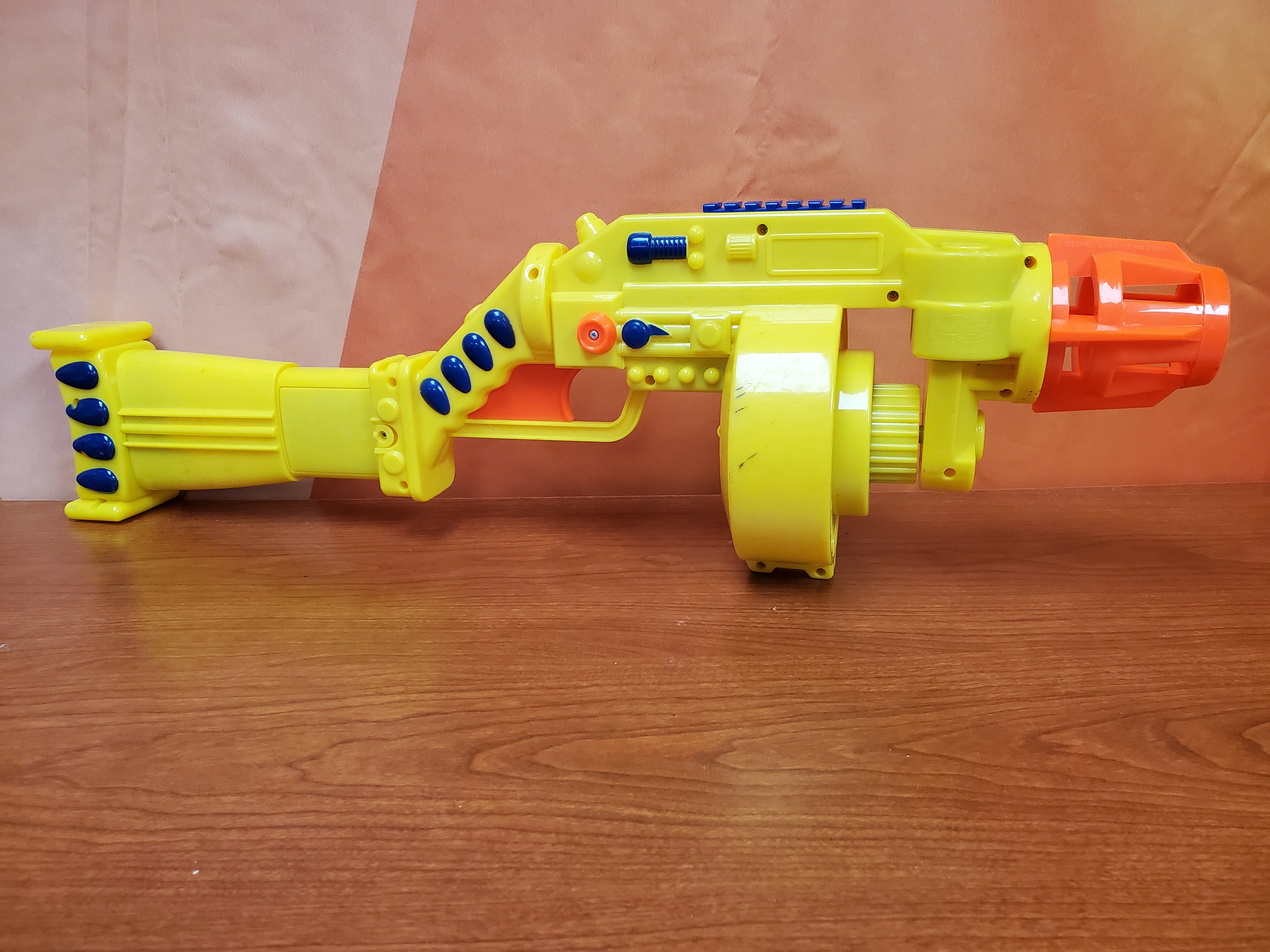 Buzz Bee Tommy 20 – Blaster Guy