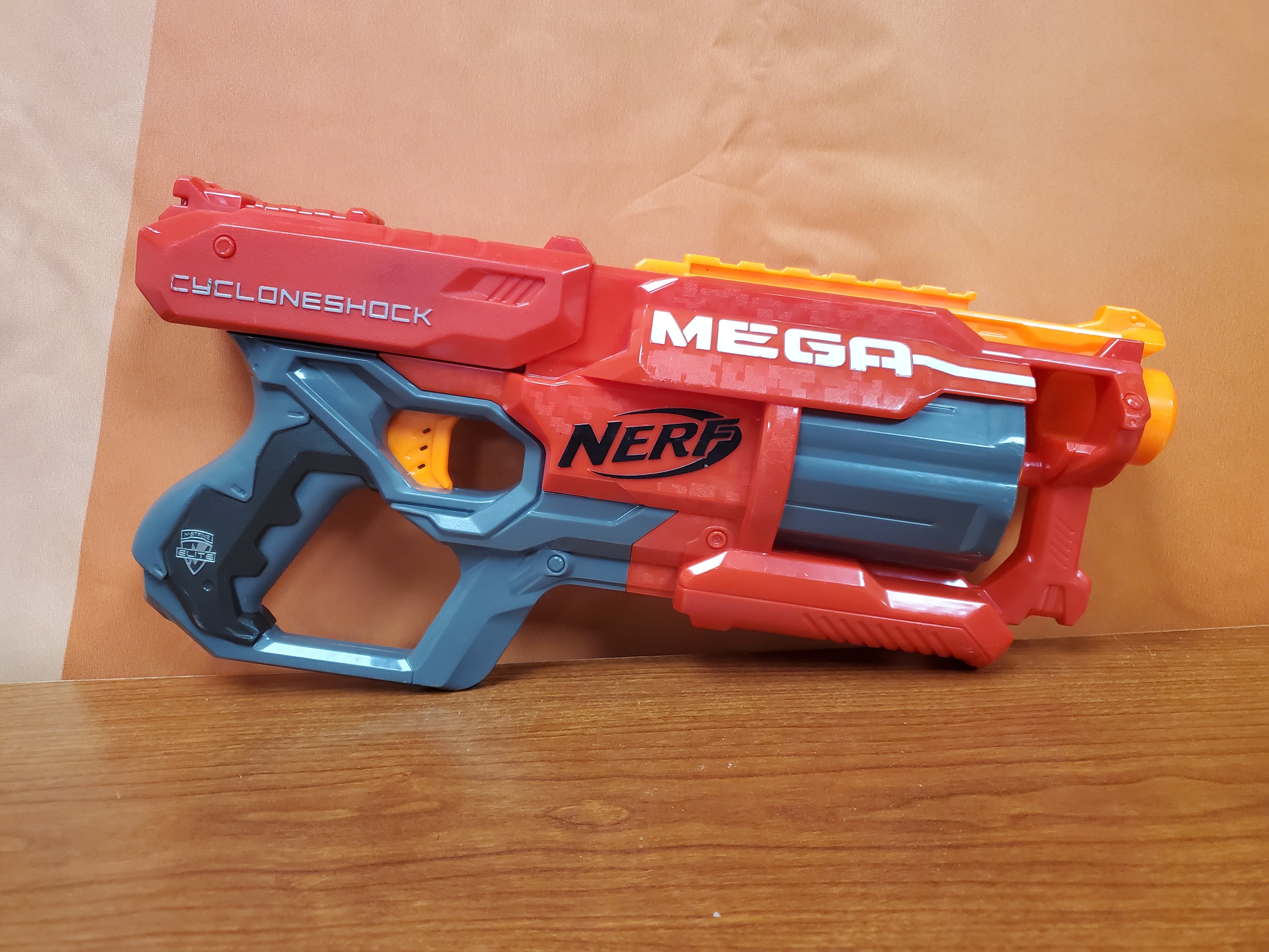 Nerf MEGA CycloneShock – Blaster Guy