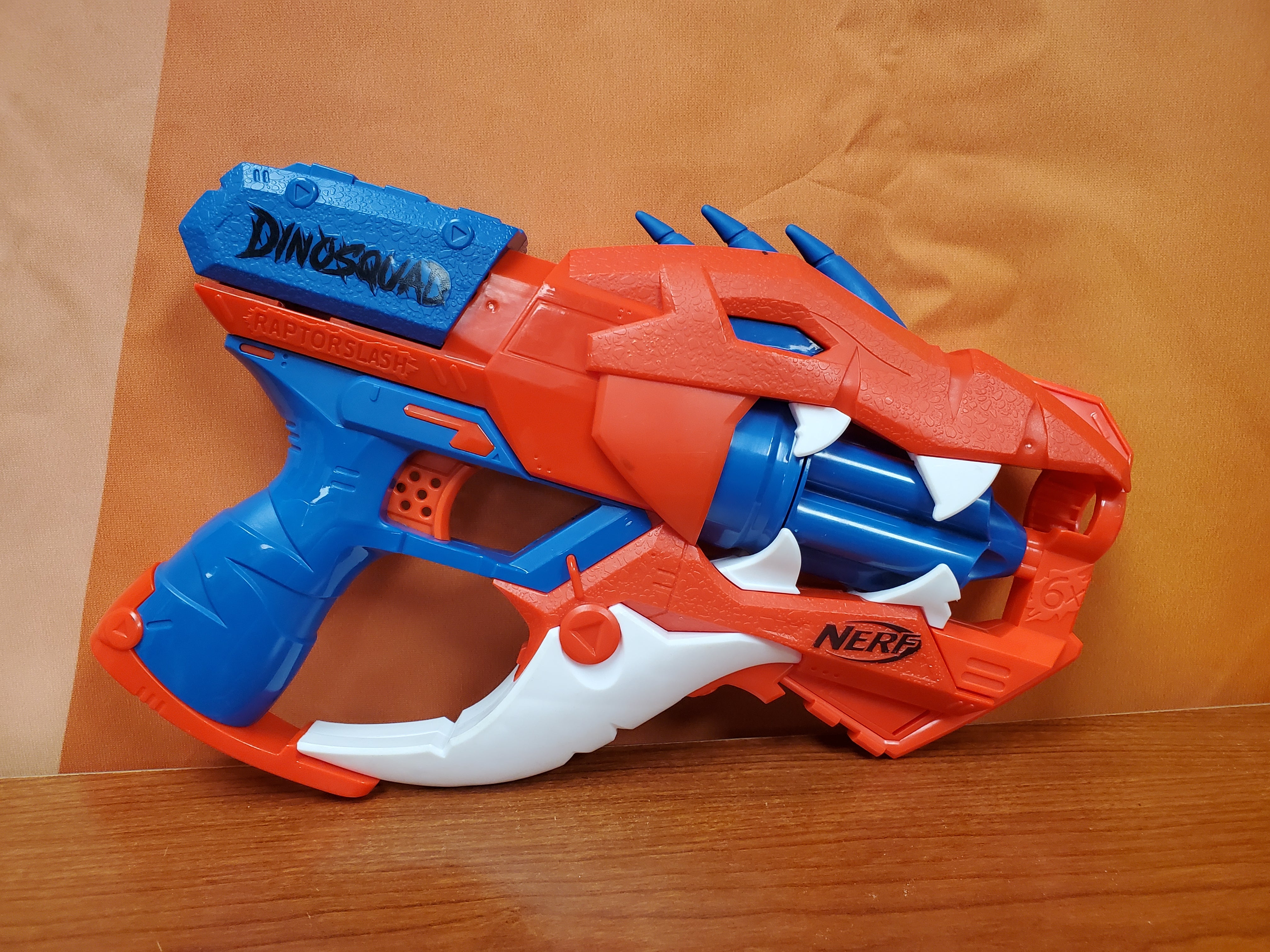 Nerf DinoSquad Raptor-Slash – Blaster Guy