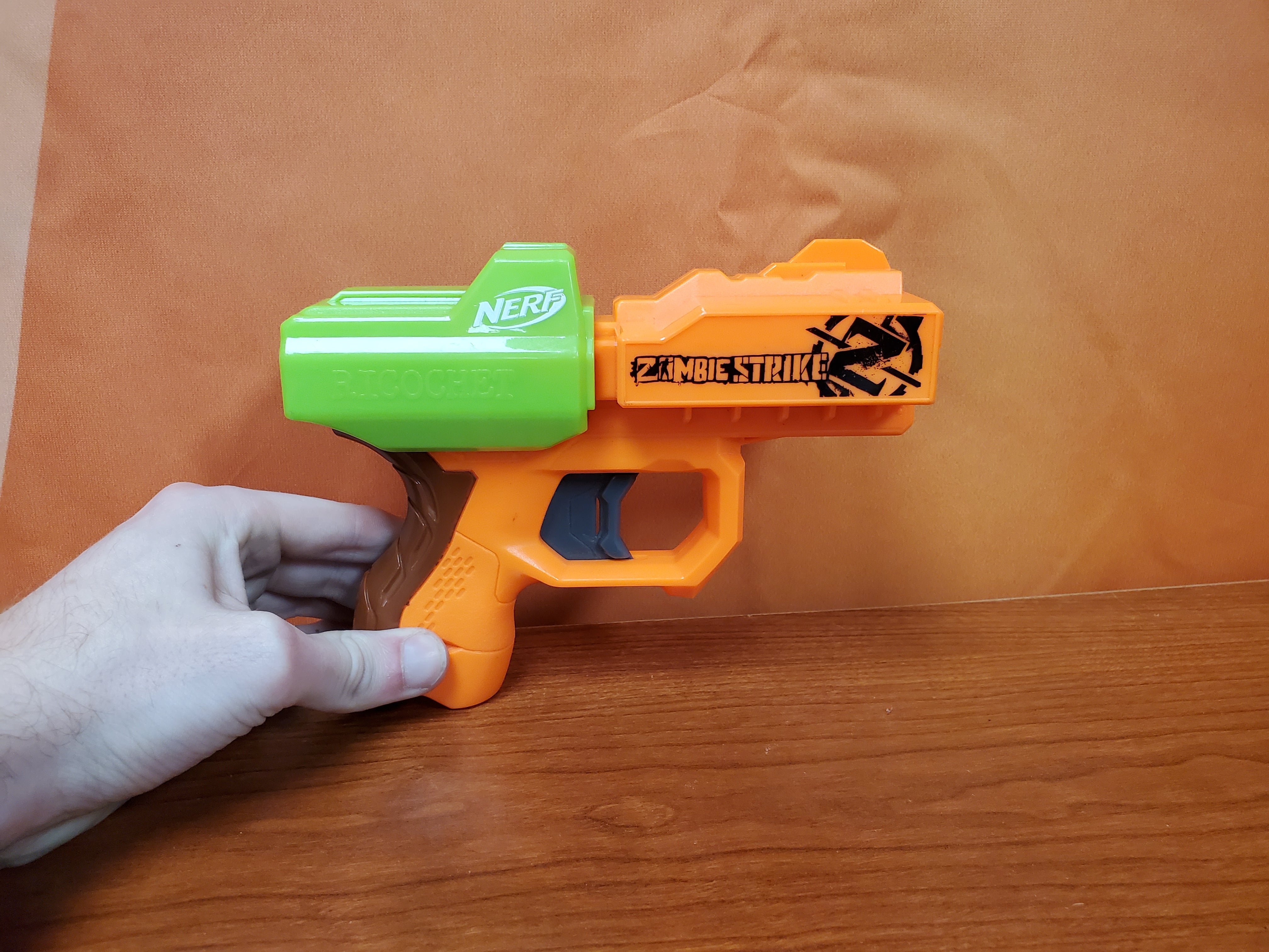 Nerf Zombie Strike Ricochet – Blaster Guy